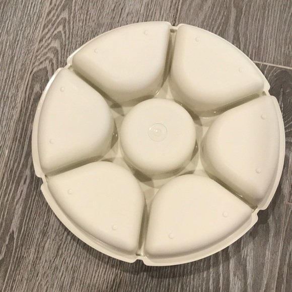 Tupperware | Kitchen | New Vintage Stock Tupperware Divided Serving ...